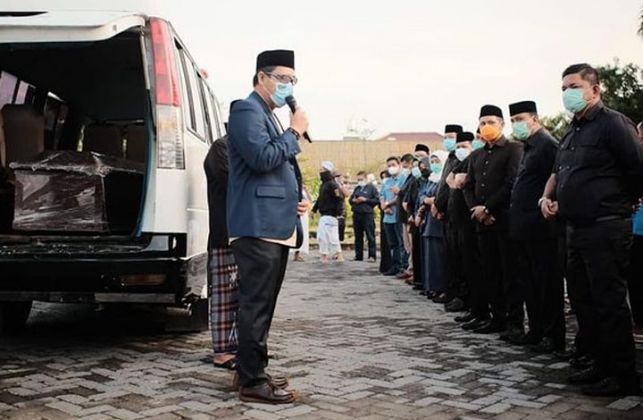 Adi Rasyid Ali Pimpin Upacara Pelepasan Zaenal Dg. Beta - mediata.id