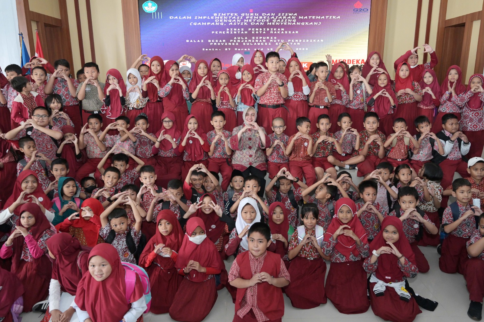 Indira Yusuf Ismail Tutup Bimtek Metode Gasing Guru dan Siswa se-Kota ...