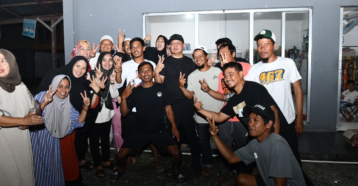 Dari Warkop Hingga Kolong Rumah, RMS Keliling Enrekang Demi Kampanyekan ...